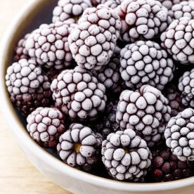 How to Freeze Blackberries (And Keep Them Fresh, Longer) - Nurtured Homes